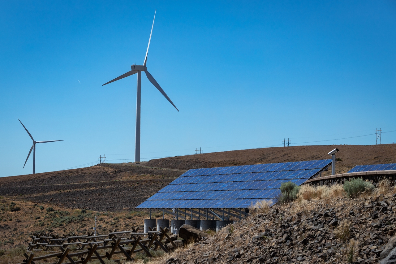 NextEra: Data Centers And Reshoring Activities Will Boost Renewables ...