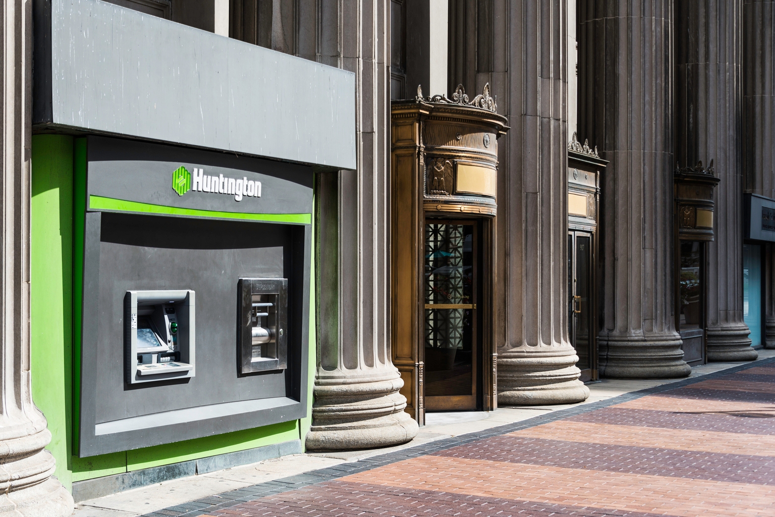 Huntington Bancshares: Well-Positioned Into Q1 Earnings (NASDAQ:HBAN ...