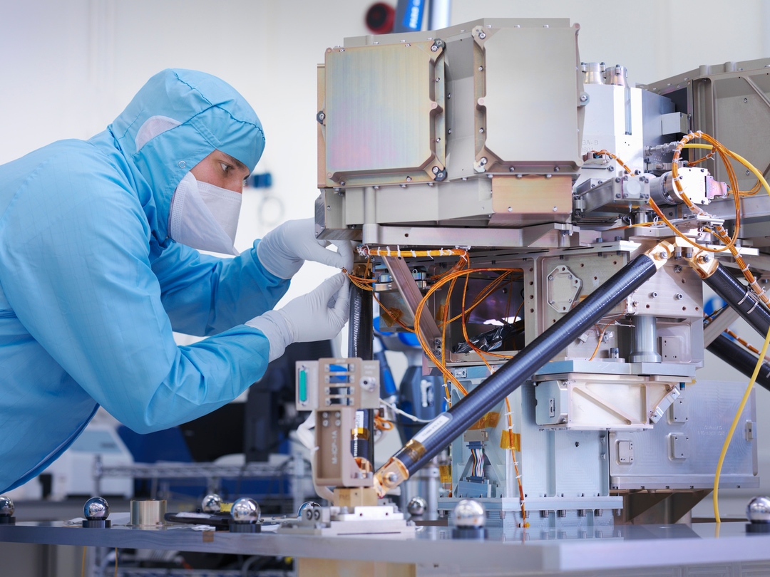 Terran Orbital Stock: Starry Visions, Cloudy Finances (NYSE:LLAP ...