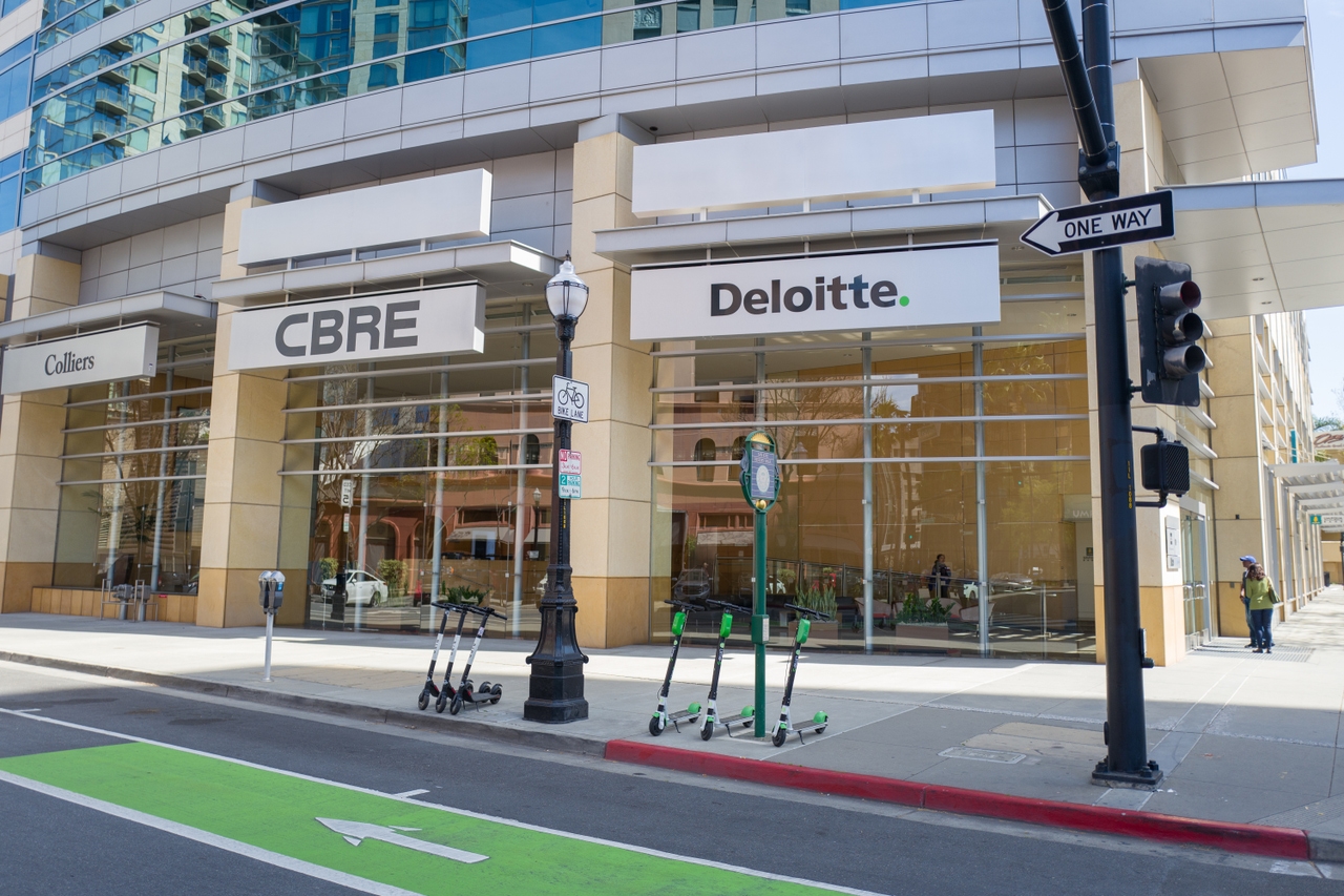 CBRE Group Stock: All Eyes On Capital Allocation (NYSE:CBRE) | Seeking ...