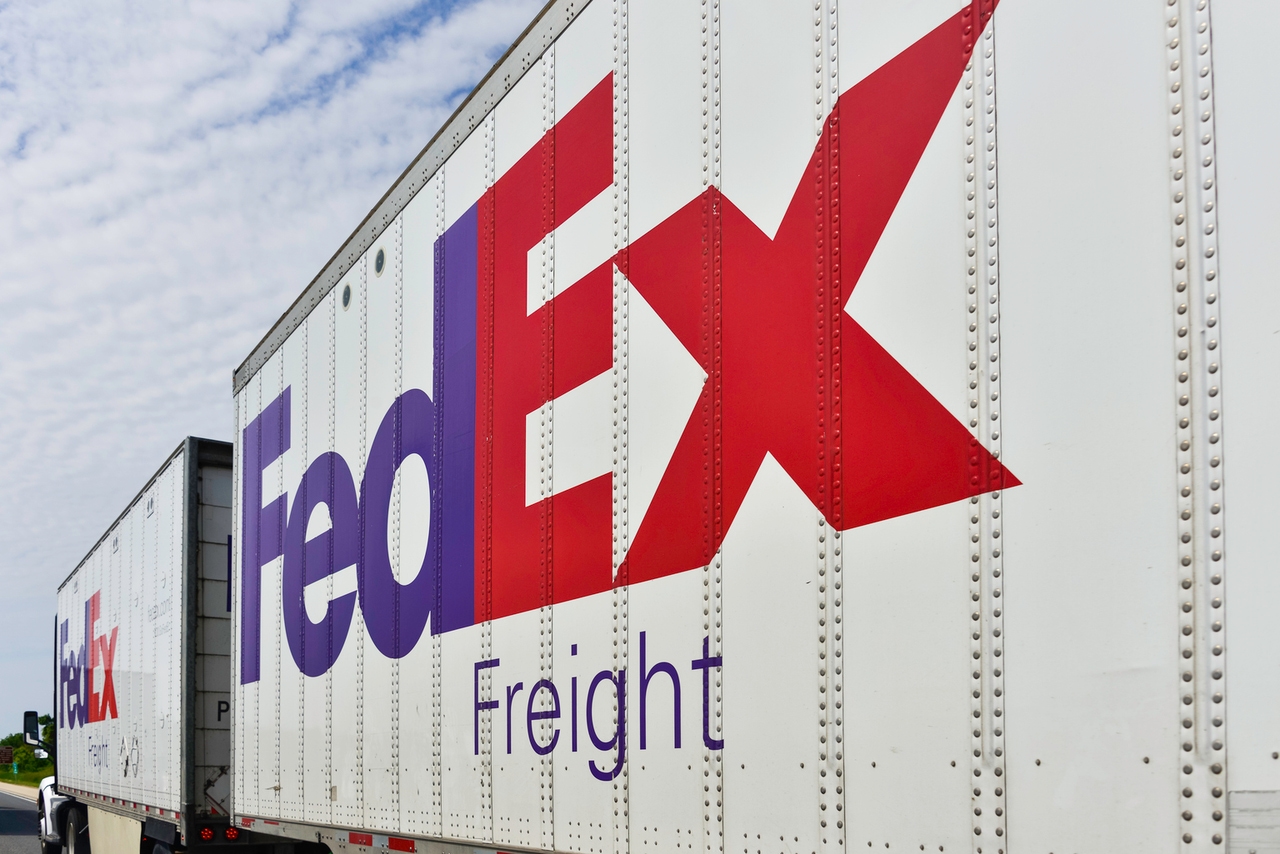 What investors need to know about FedEx's industry-rattling spinoff ...