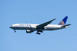 Airline blockbuster: United CEO teases interest in merger with American ...