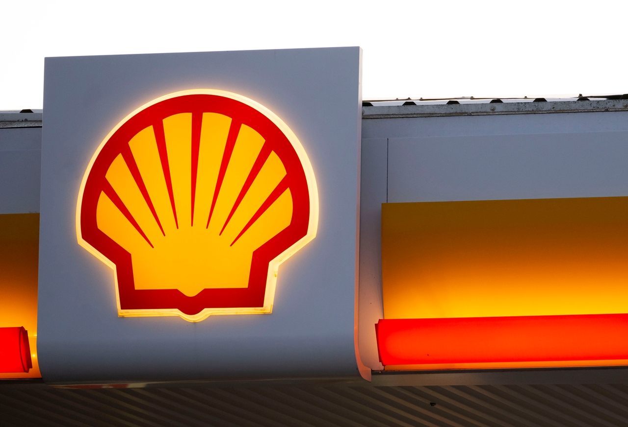 Shell: Green For The Planet But Not Your Portfolio (NYSE:SHEL ...