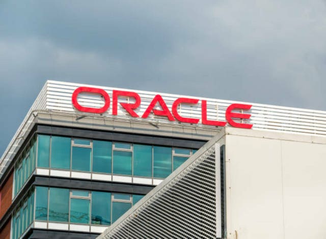 Oracle slips even as Q4 results, guidance top estimates (ORCL:NYSE ...