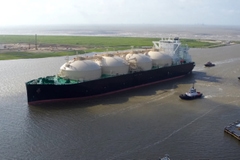 U.S. regulator OK's Venture Global's CP2 LNG plant despite climate ...