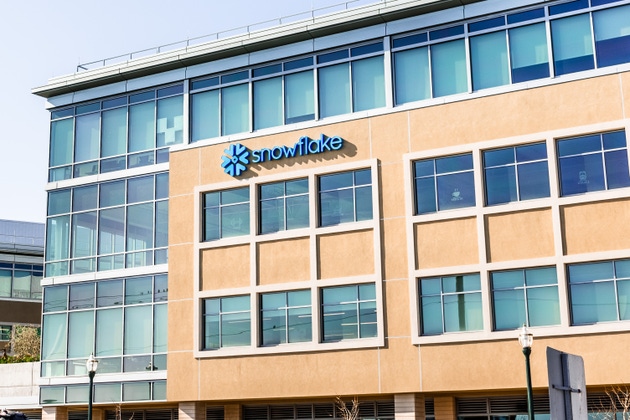 Snowflake reaffirms revenue guidance for Q3, FY26 (SNOW:NYSE) | Seeking ...