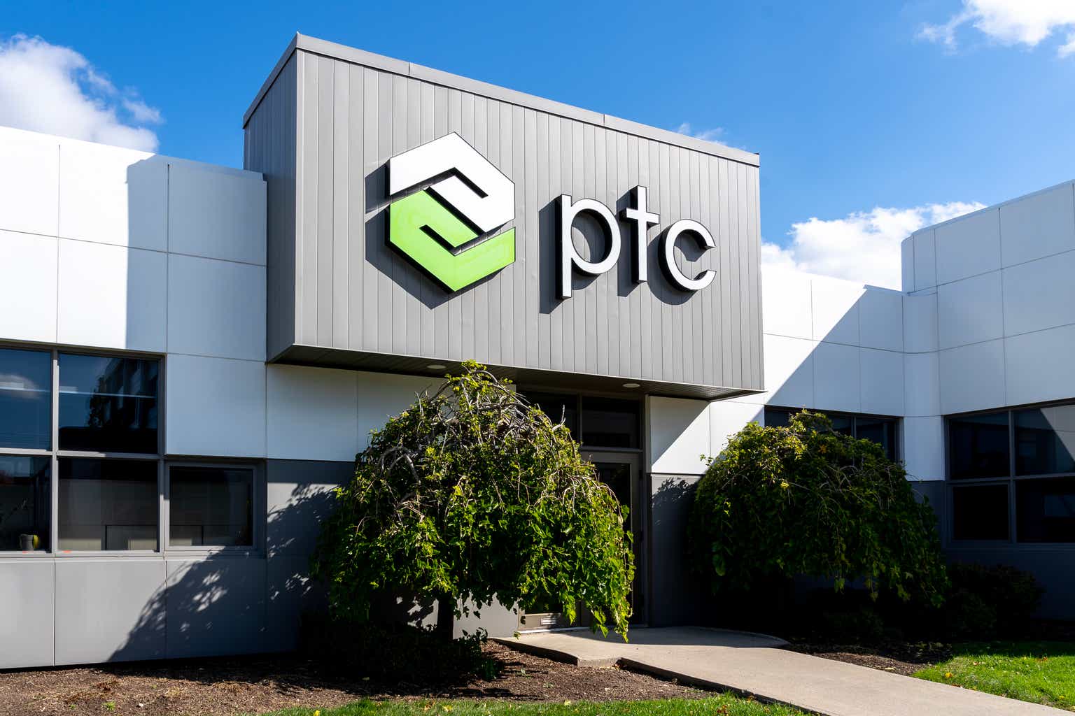 PTC Hiring Fresher Associate Software Engineer - Fresher Jobs PTC Hiring Fresher Associate Software Engineer - Fresher Jobs