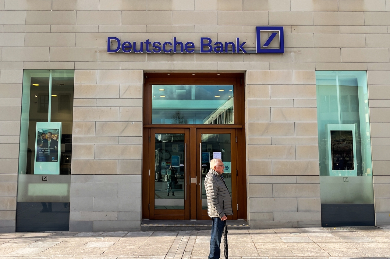 Deutsche Bank's DWS CEO resigns after (NYSE:DB) | Seeking Alpha