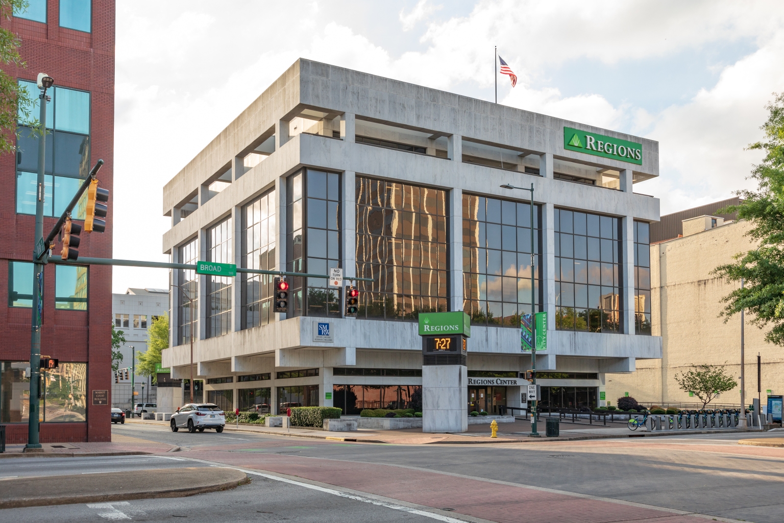 Mixed Q4 Softens My Enthusiasm For Regions Financial (NYSE:RF ...