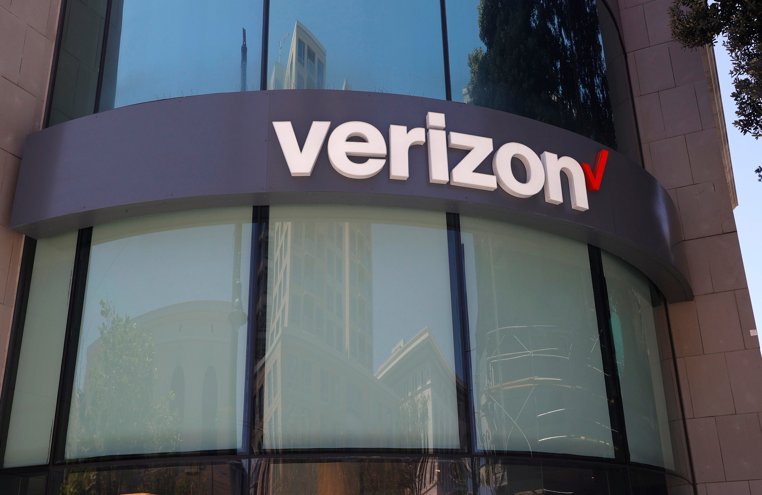 Verizon Stock: A Fool And His Money Are Soon Parted (NYSE:VZ) | Seeking ...