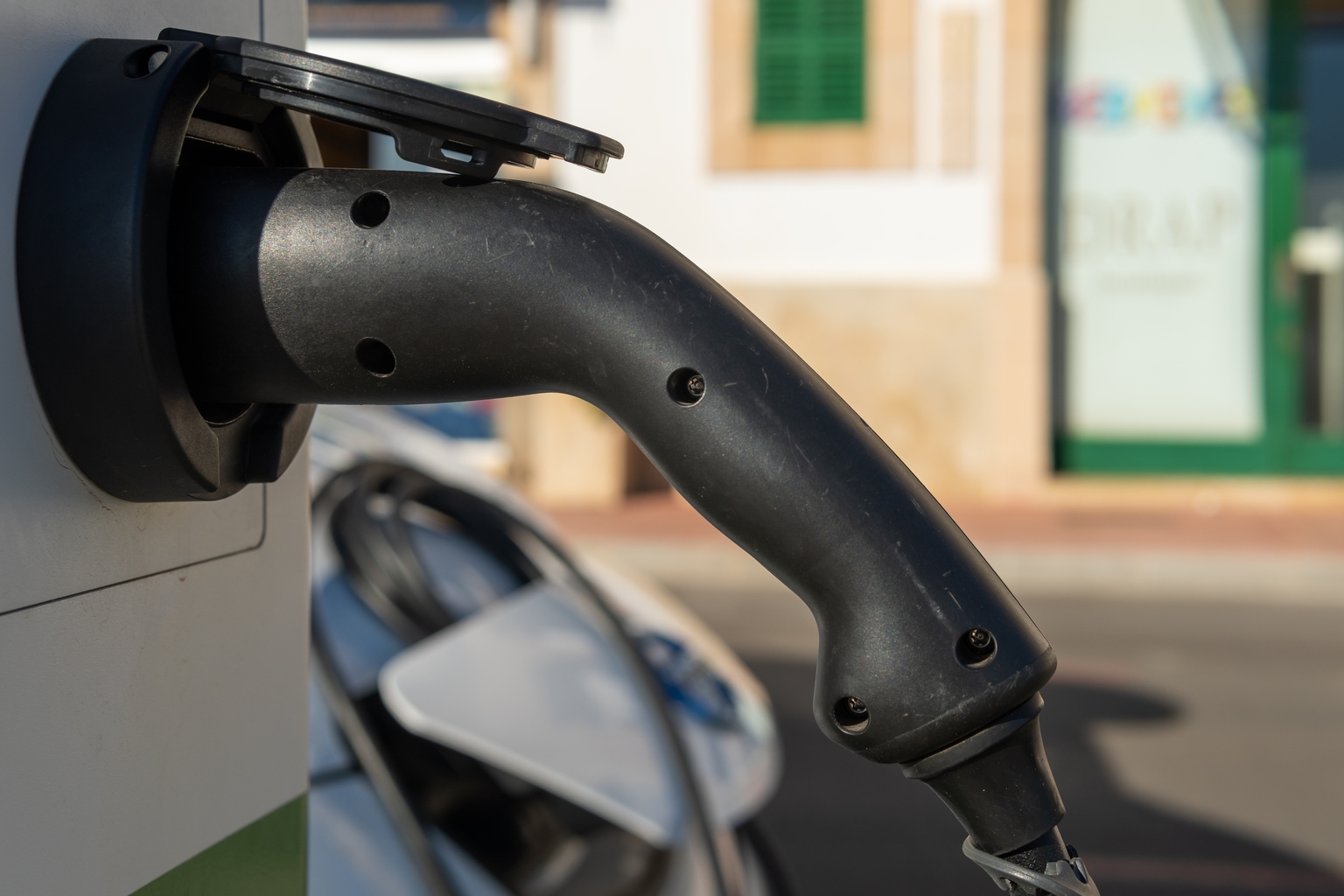 EV charging ports in the U.S. expected to grow fourfold by 2027 - Wood ...