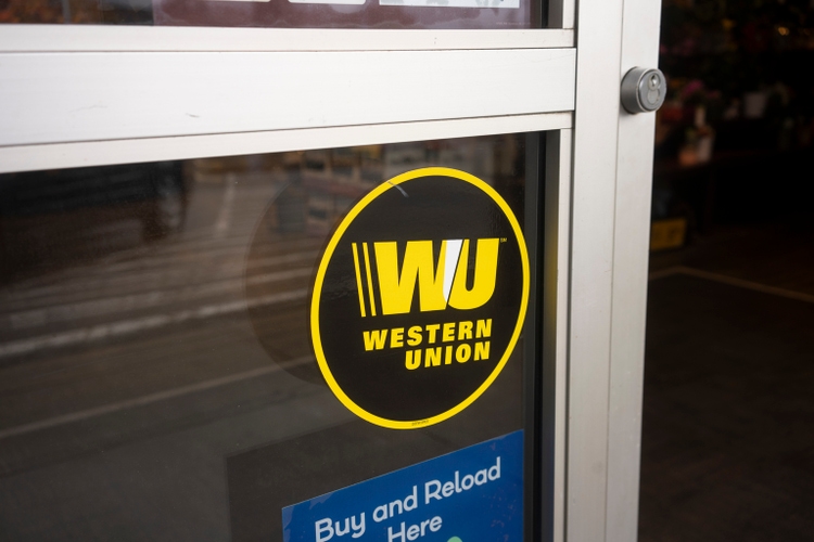 Visa, Western Union enter new pact for sending money to cards, bank ...