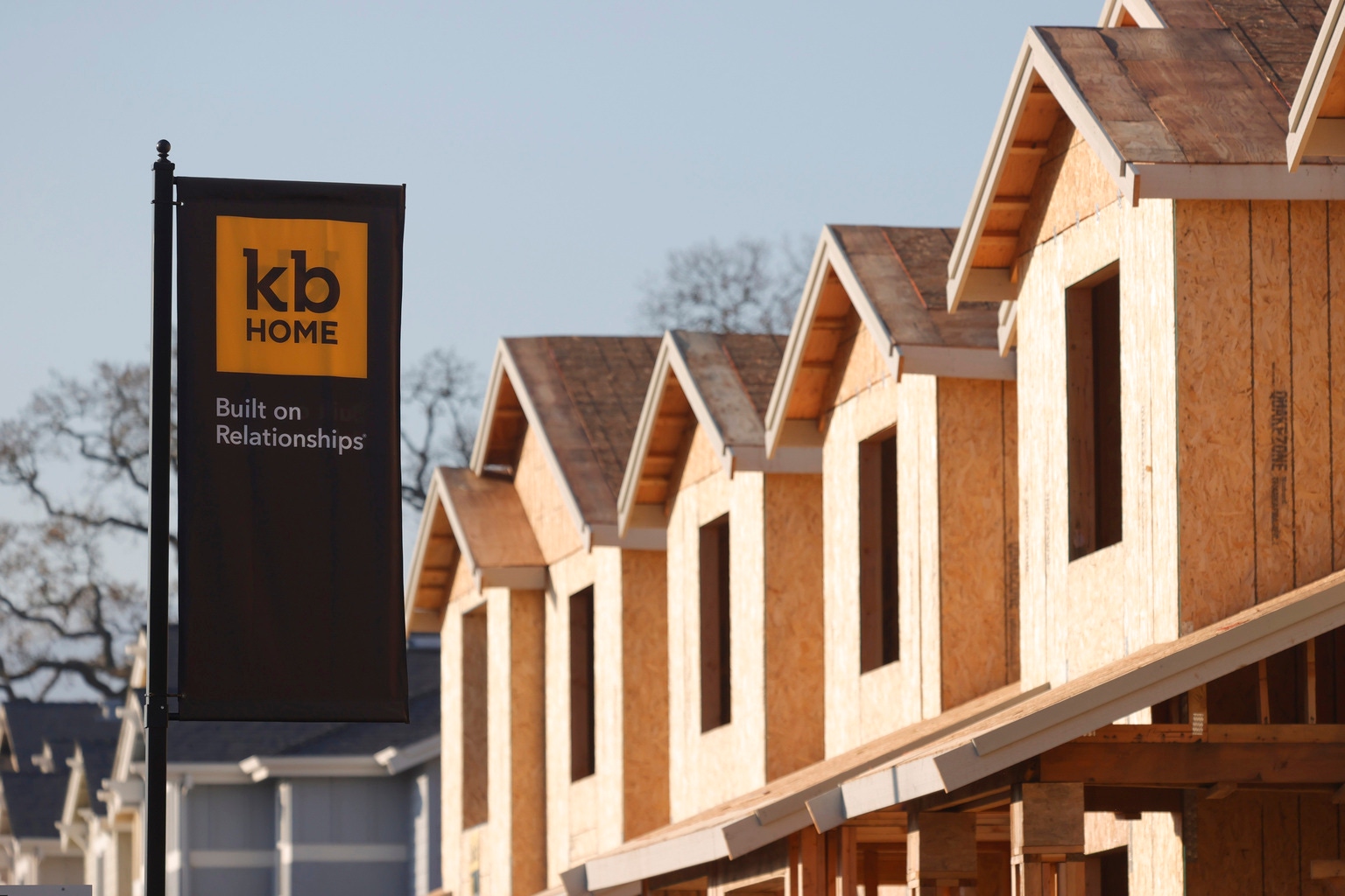 KB Home Stock: What Earnings Tell Us About The Risk/Reward (KBH ...
