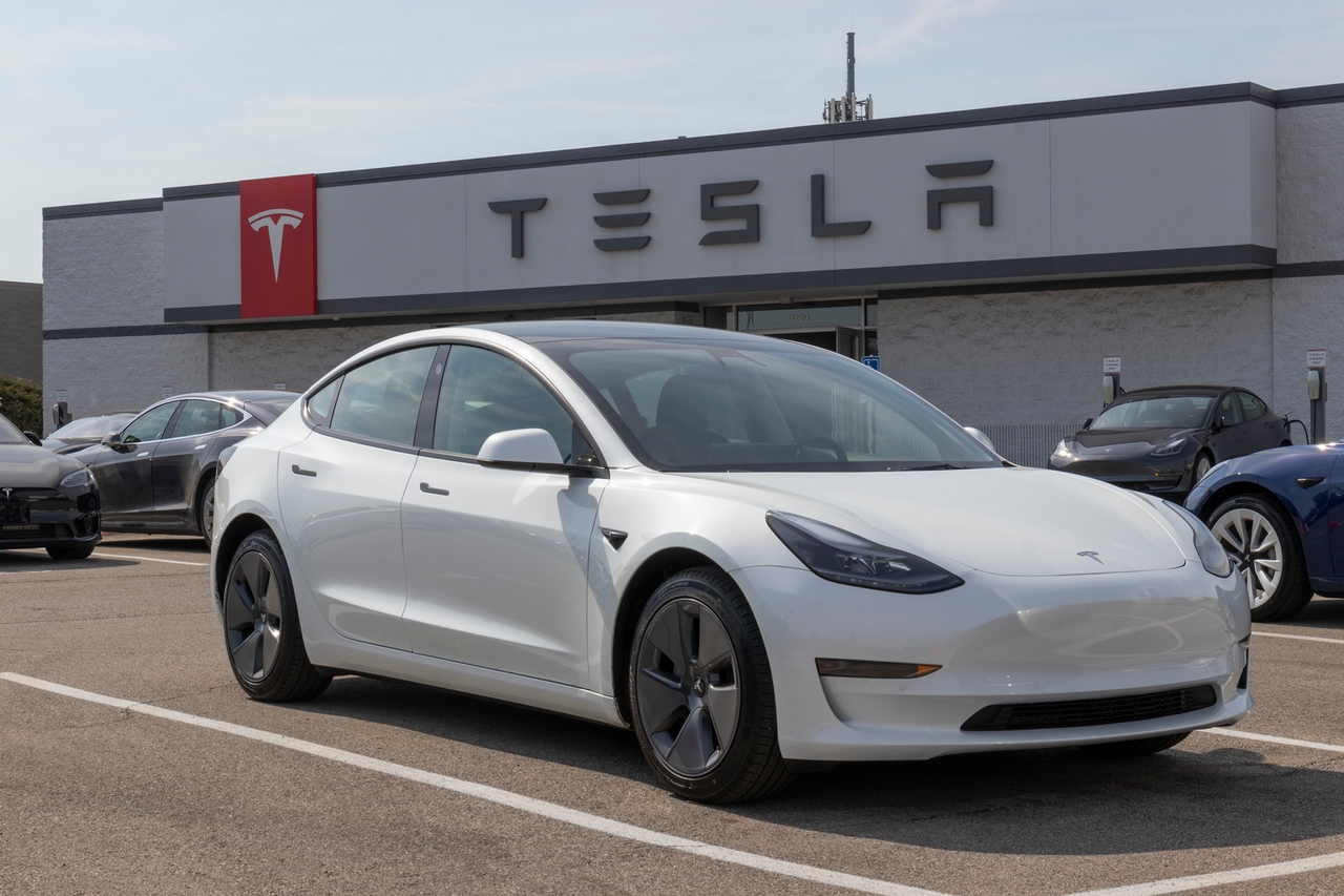 Musk offered Tesla board seat to OpenAI's Altman, Shivon Zilis says ...