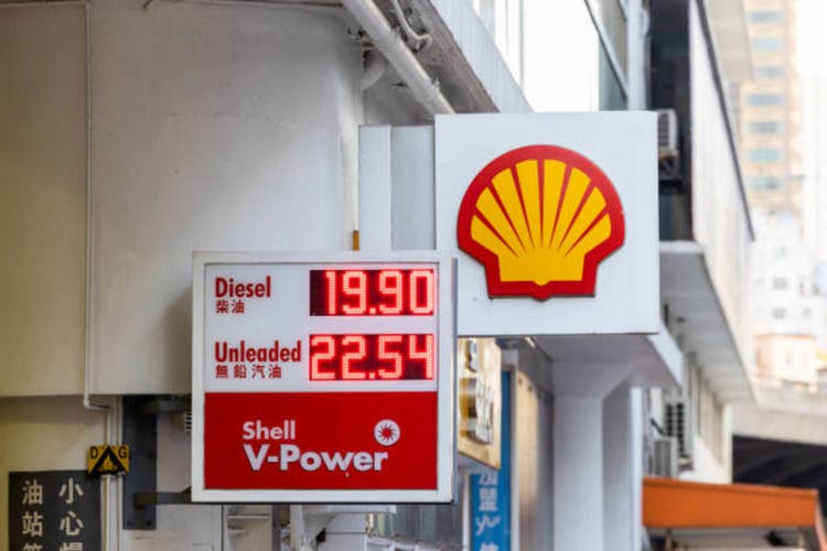 Shell expects higher oil and gas production and flags downstream and ...