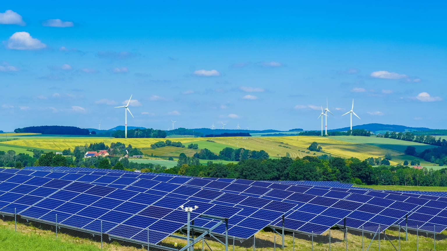 Why did Fluence surge today? Energy-storage firm's revenue hits record ...