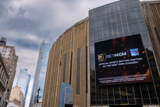 Madison Square Garden Entertainment Stock: Investor Black Box (NYSE ...