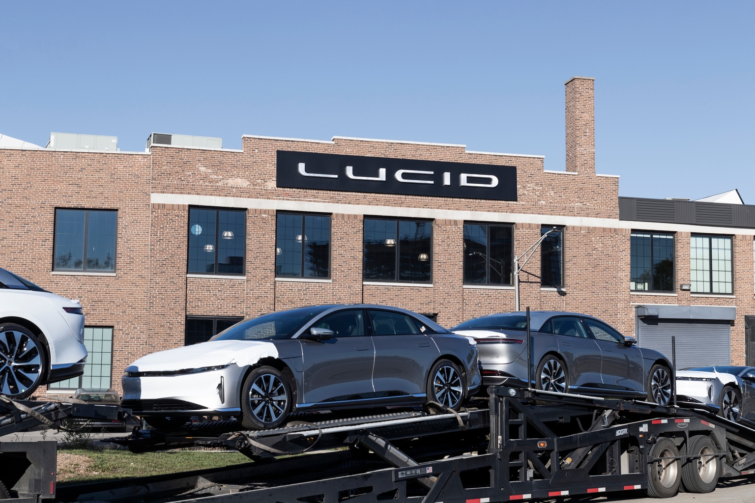 Lucid: 2 Critical Near-Term Watch Items (NASDAQ:LCID) | Seeking Alpha