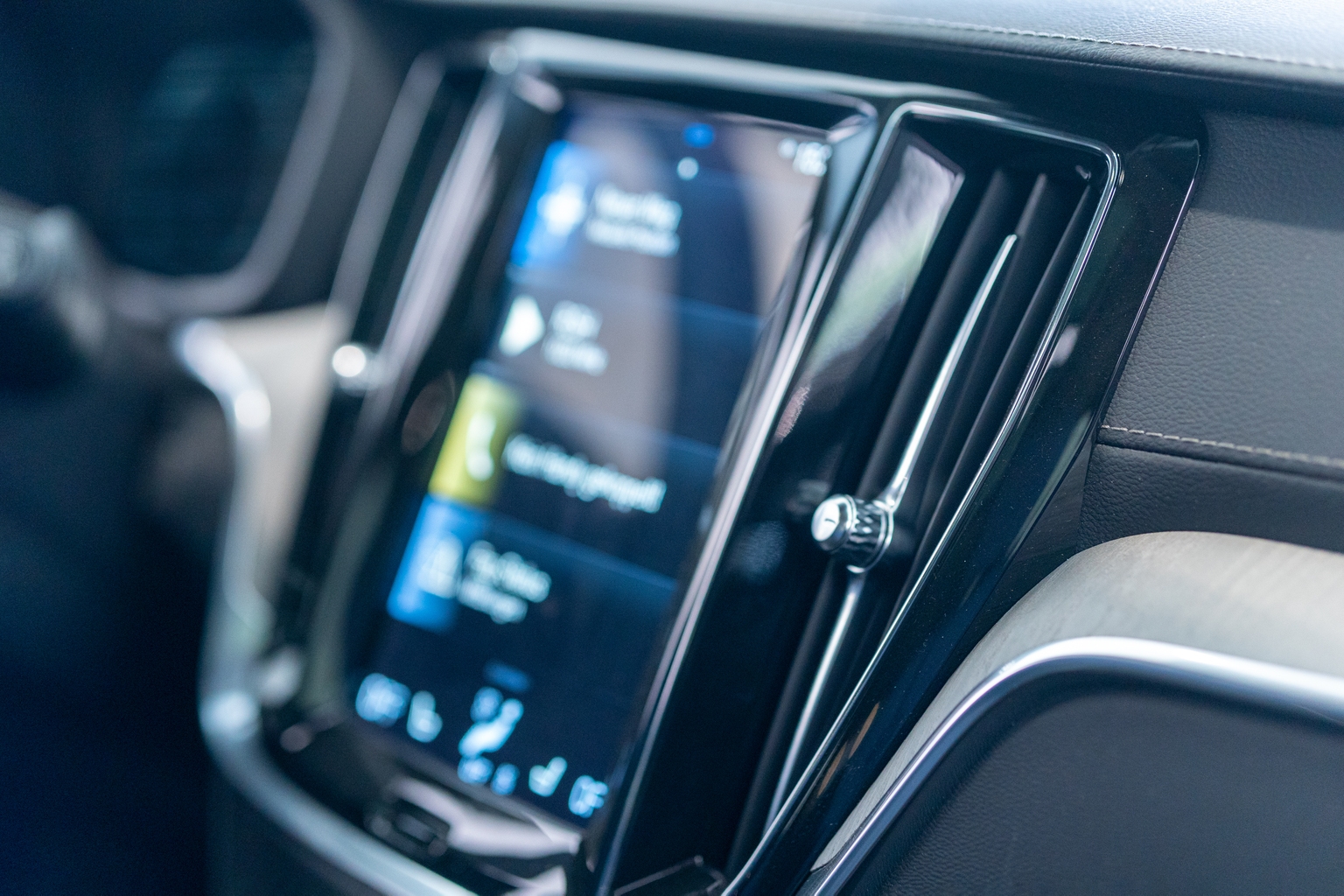 Cerence Stock: Persistent Risks Remain Despite Positive Q4 Earnings ...