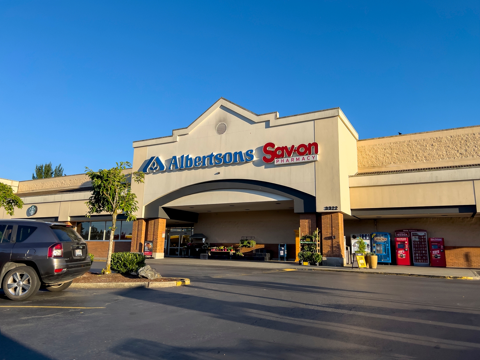 Albertsons Stock: Grocery Chains Shouldn't Trade At These Multiples ...
