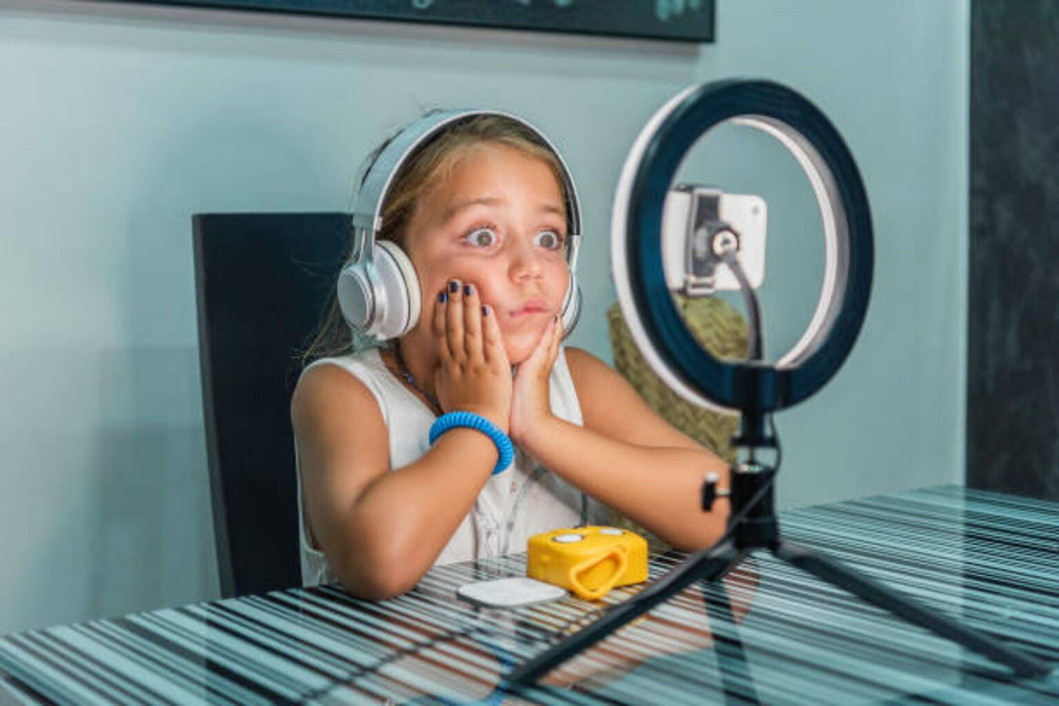 Disney agrees to pay $10M to settle children's privacy suit with FTC ...