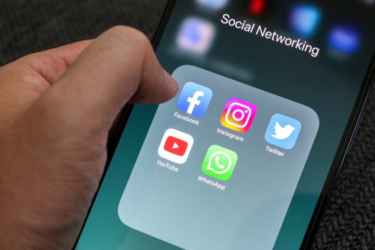 Meta Rolls Out Default End To End Encryption On Messenger Nasdaq Meta