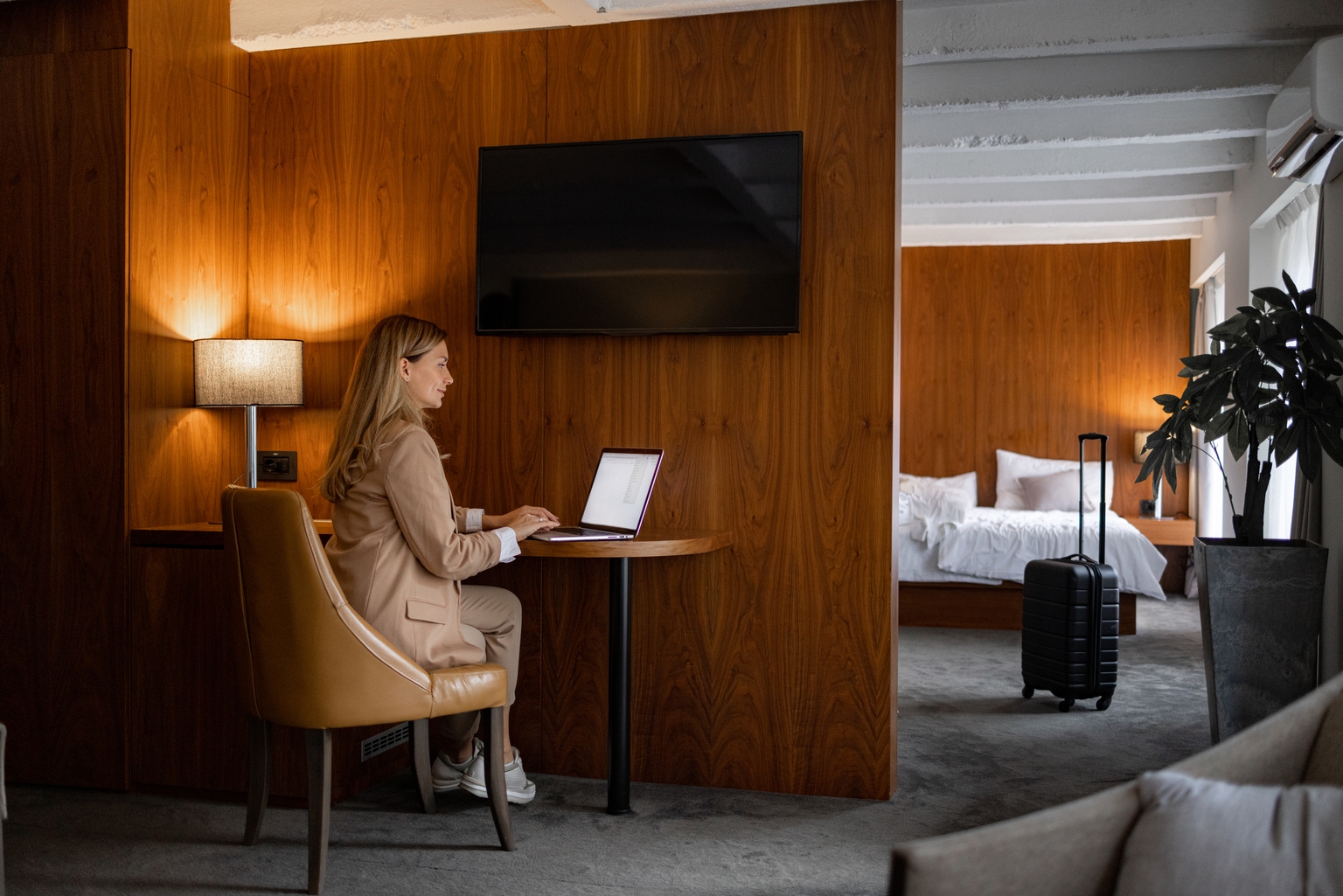 Atour: Where Hospitality Meets Retail (NASDAQ:ATAT) | Seeking Alpha