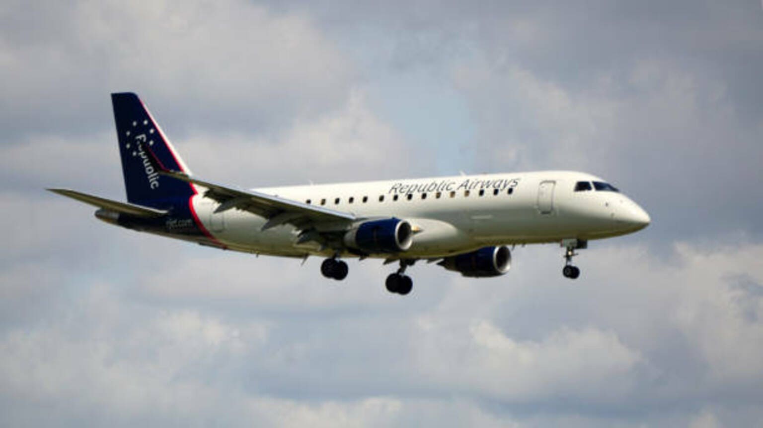 Republic Airways is the largest operator of Embraer regional jets ...