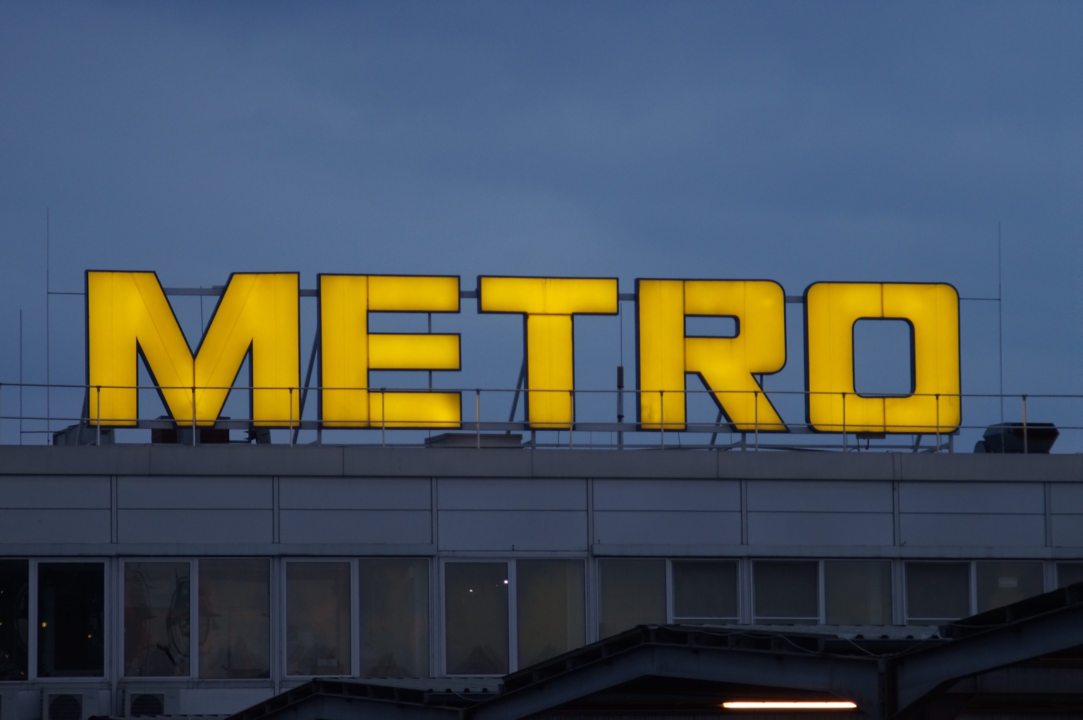 Metro - Some Say Undervalued - I Say "HOLD" With A Lower Price Target ...