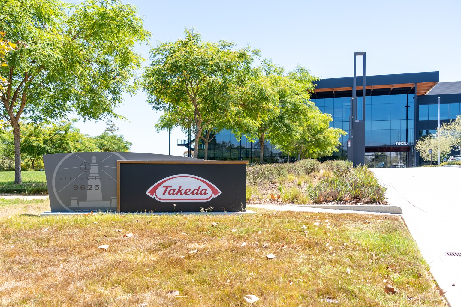 Takeda: Pipeline Expanding But Growth Worries Persist (NYSE:TAK ...