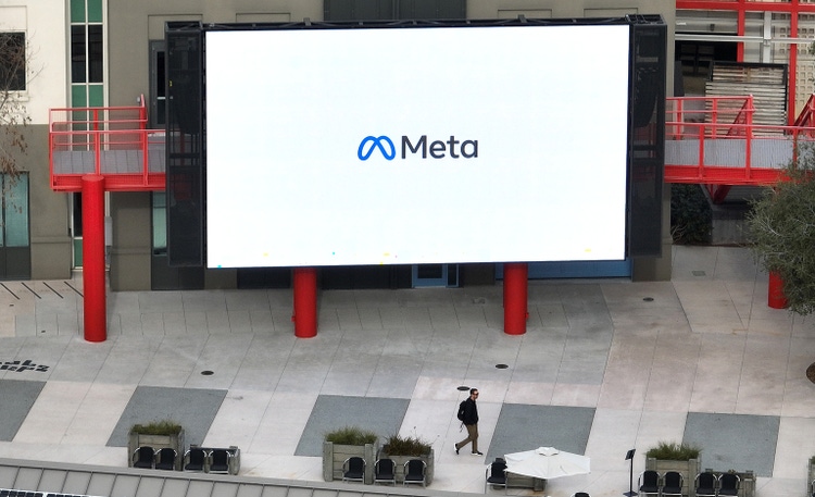 Meta earnings look-ahead: Kicking off the 'year of efficiency' (NASDAQ ...
