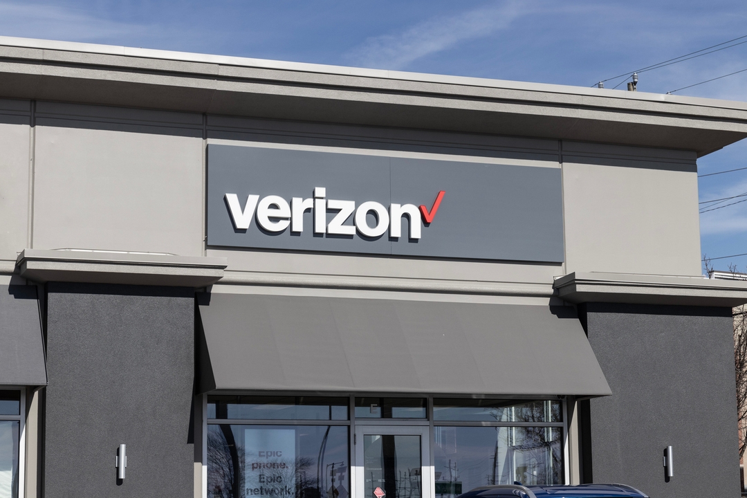 Verizon: High Yield, Dividend Growth And Options Enhanced Income (NYSE ...