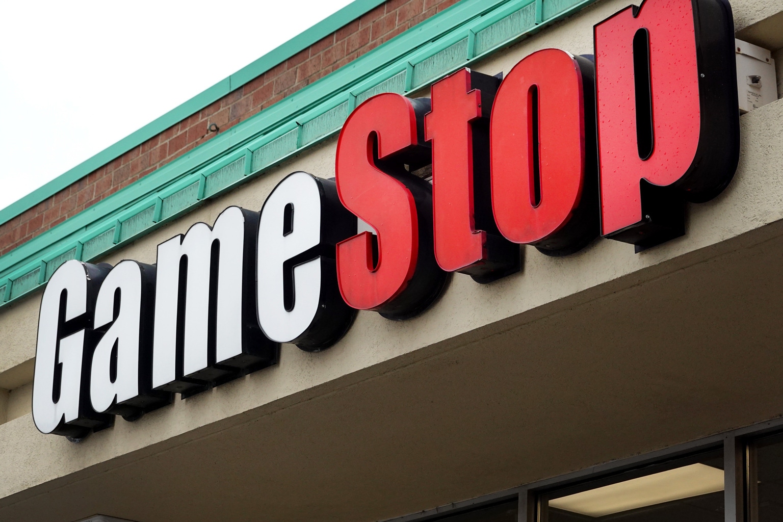 GameStop becomes an authorized dealer of sports and hobby trading cards ...