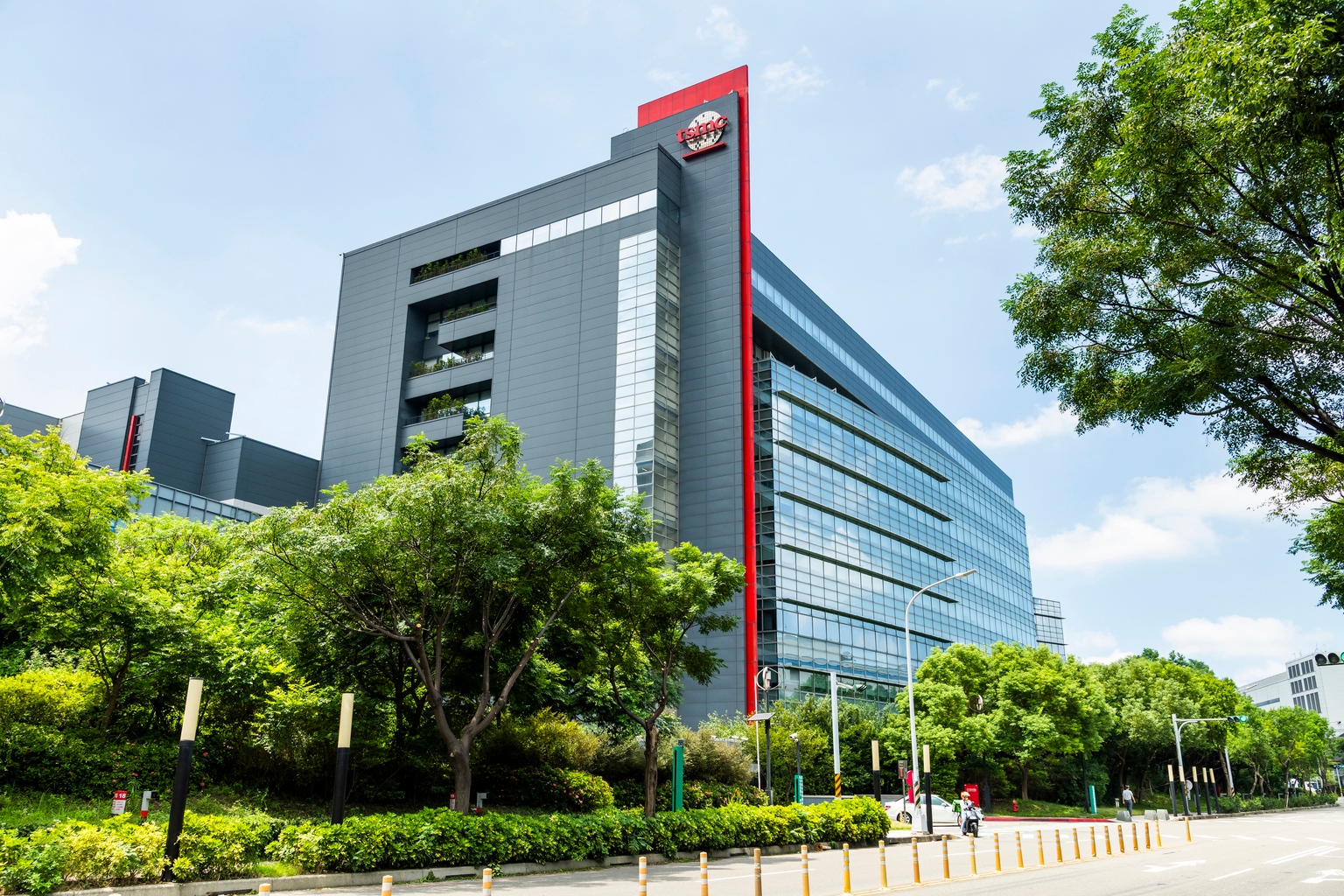 TSMC: Thriving On High-Performance Computing And Rising Chip Demand ...