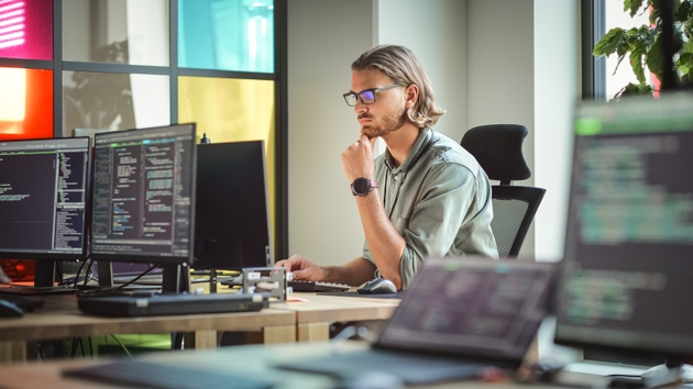 Broadcom Is Flexing Its AI Infrastructure Software Muscle (NASDAQ:AVGO ...