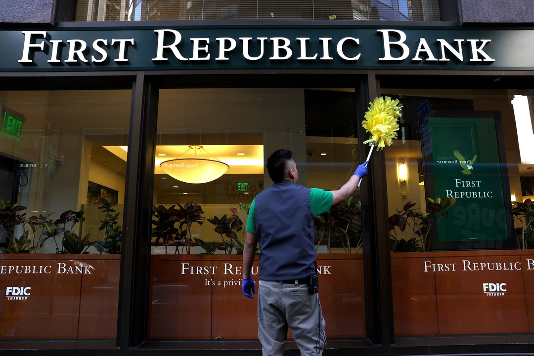 FDIC says it could have done more to warn First Republic Bank of rate ...