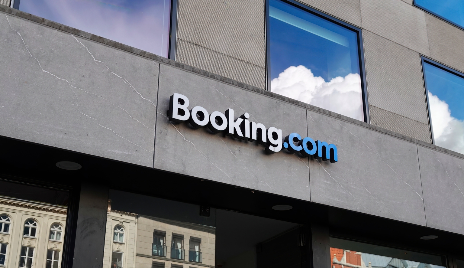 Booking Holdings: Revenge Travel Is Driving New Records (Ratings ...