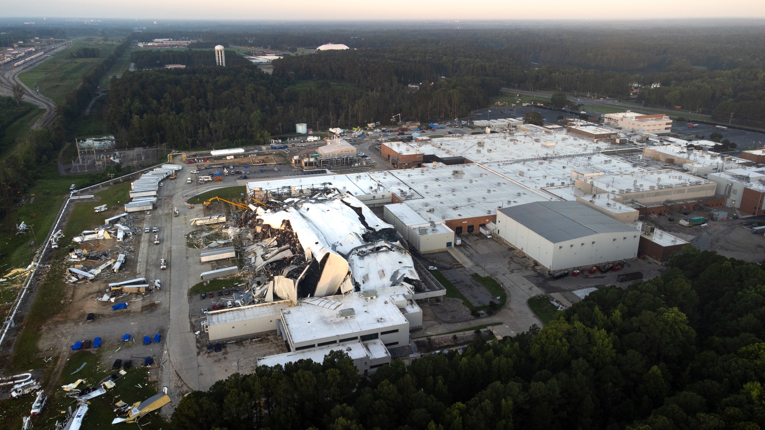 Pfizer restarts tornado-hit North Carolina plant (NYSE:PFE) | Seeking Alpha Pfizer restarts tornado-hit North Carolina plant (NYSE:PFE) | Seeking Alpha
