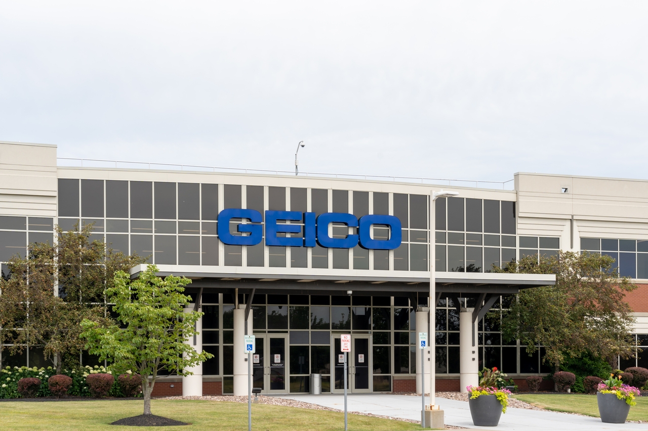 Buffett's Letter, Geico's Revival, And The Ongoing Rivalry With ...