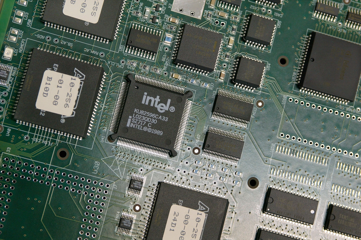 Intel Stock: I'm Hibernating For 30 Days (NASDAQ:INTC) | Seeking Alpha