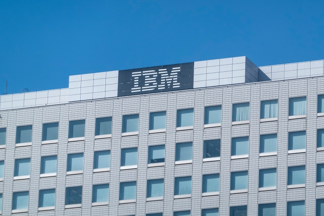 IBM unveils new quantum processor, expects to offer fault-tolerant ...