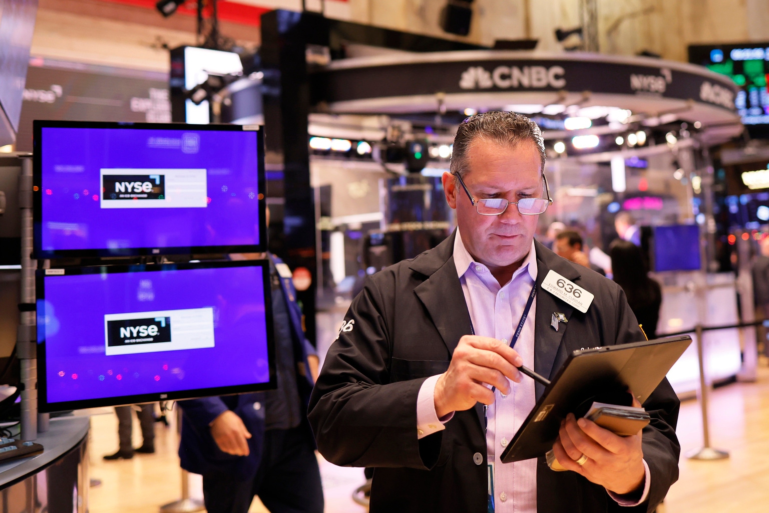 S&P, Dow, Nasdaq open mixed, but overall markets set for seven-week win ...