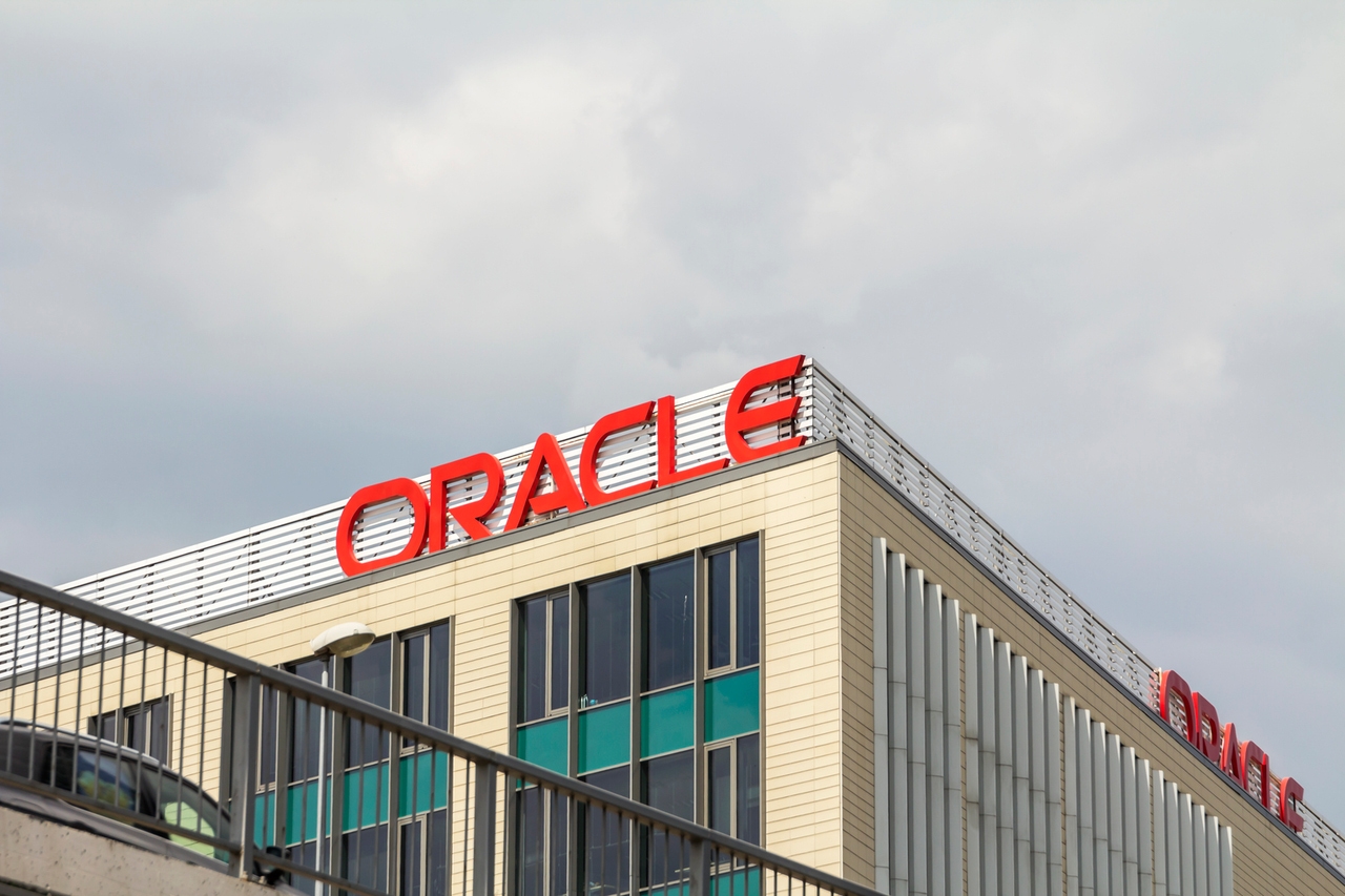 Oracle in focus as RBC Capital starts with Sector Perform rating (NYSE ...