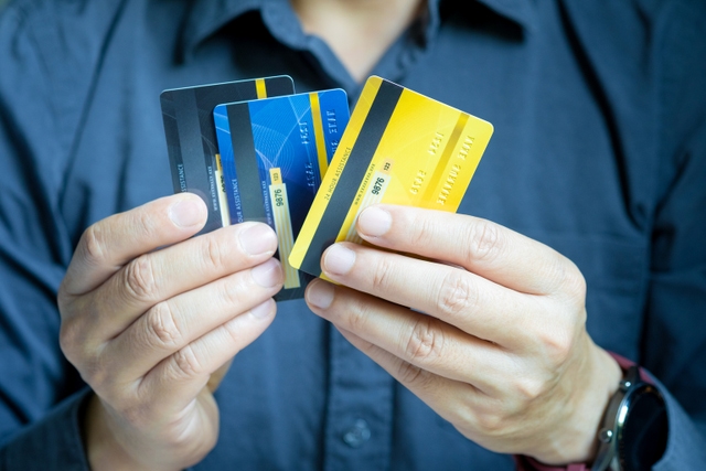 Credit card charge-offs hit highest level since 2010 - report (AXP:NYSE ...
