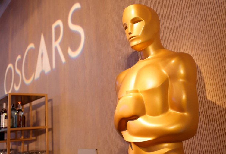 'Oppenheimer' dominates an Oscars light on streaming wins (NASDAQ:CMCSA ...