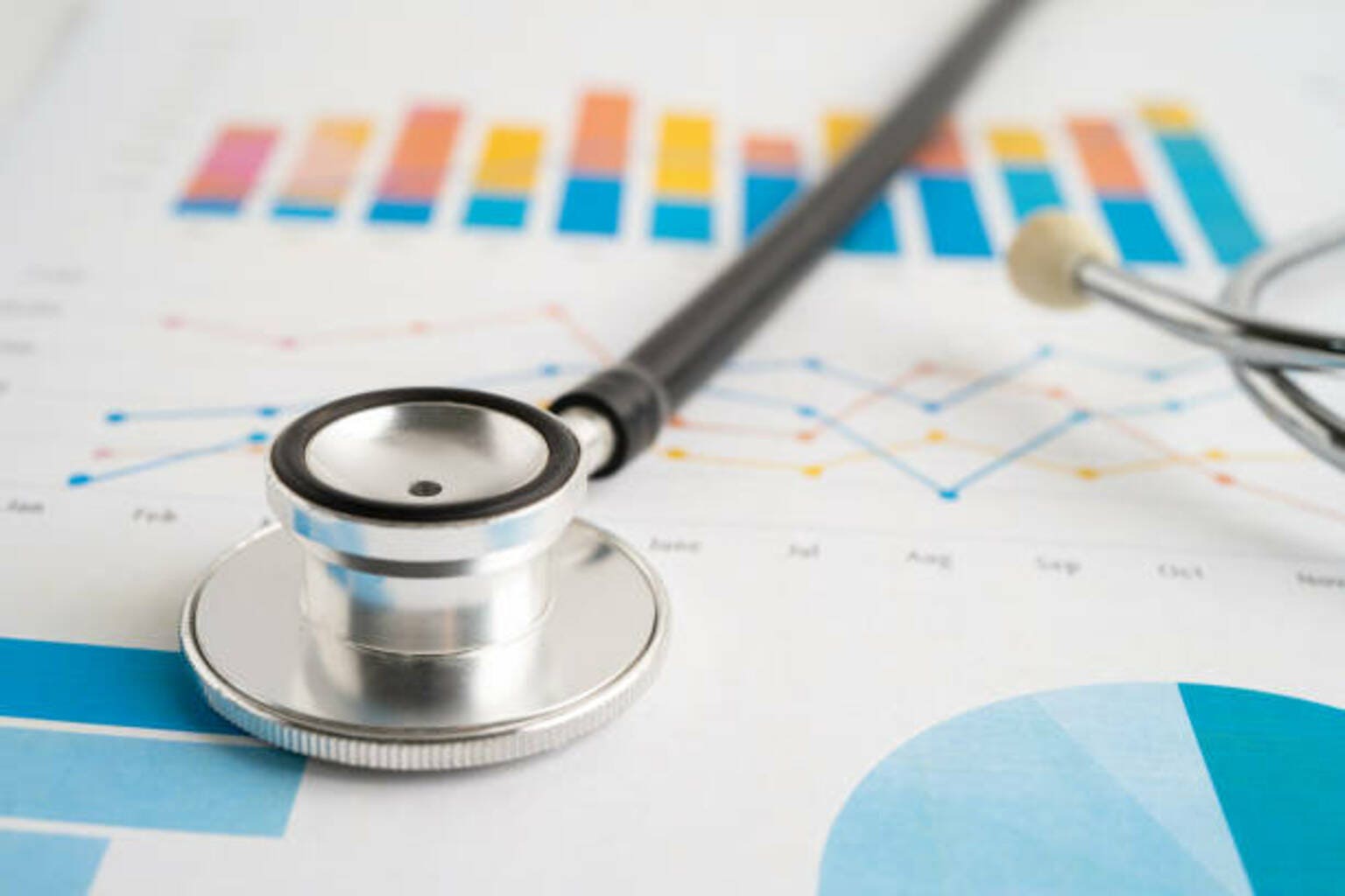 CURE: Analysts Strike A Cautious Tone Heading Into 2026 (NYSEARCA:CURE ...
