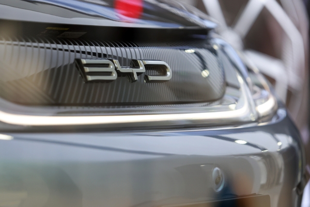 BYD closes 2025 with solid December volumes as BEV growth offsets PHEV ...