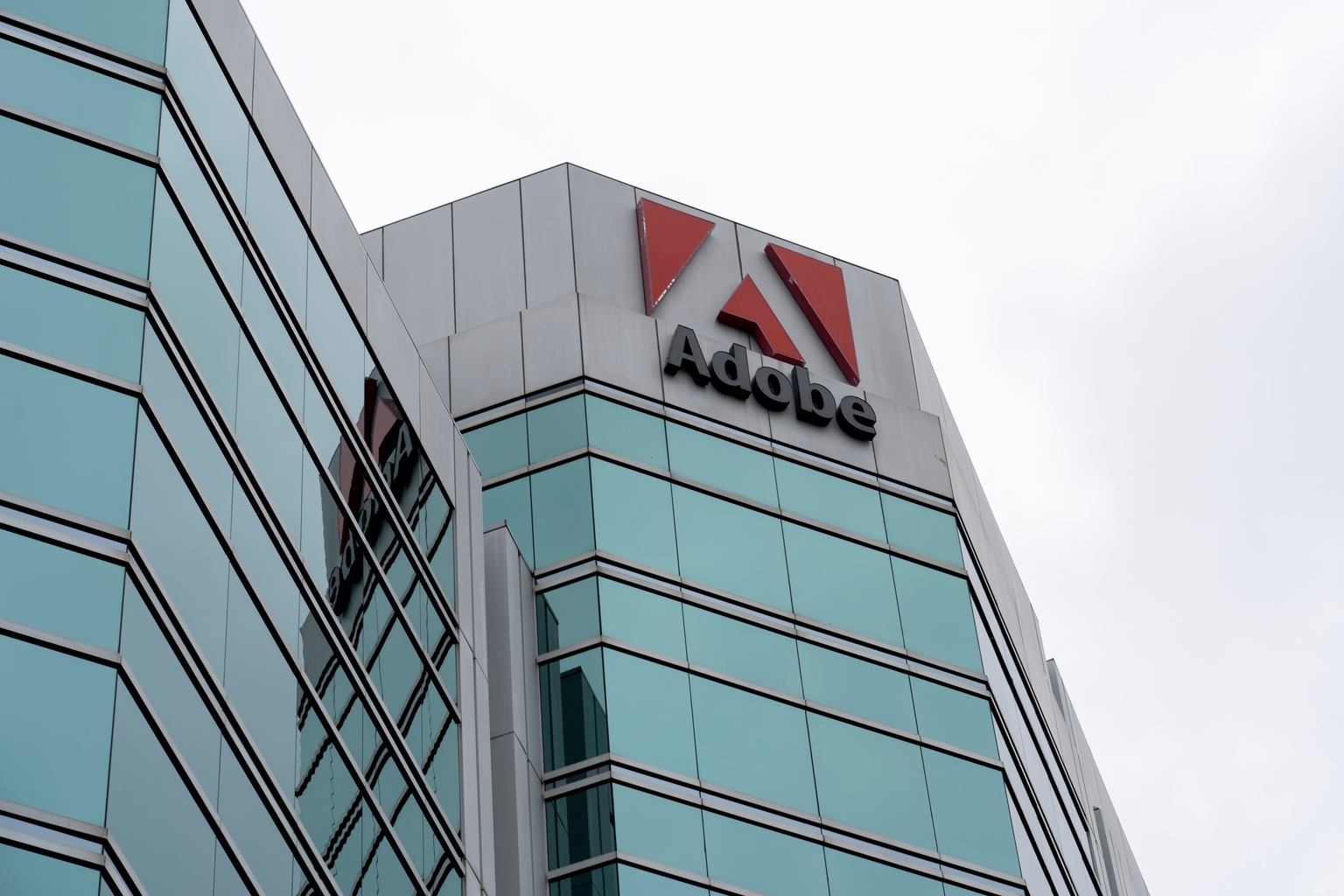 Adobe: A Free Cash Flow Machine In Full Gear (NASDAQ:ADBE) | Seeking Alpha