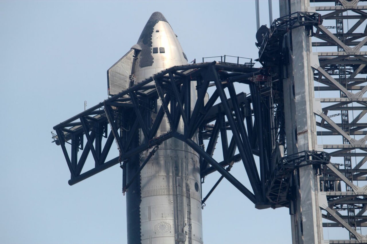 SpaceX conducts fifth Starship test flight, returns Super Heavy booster ...