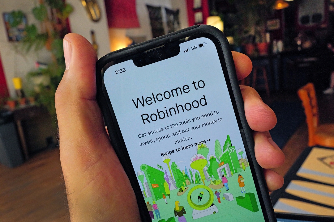 Robinhood launches agentic trading and credit card (HOOD:NASDAQ ...